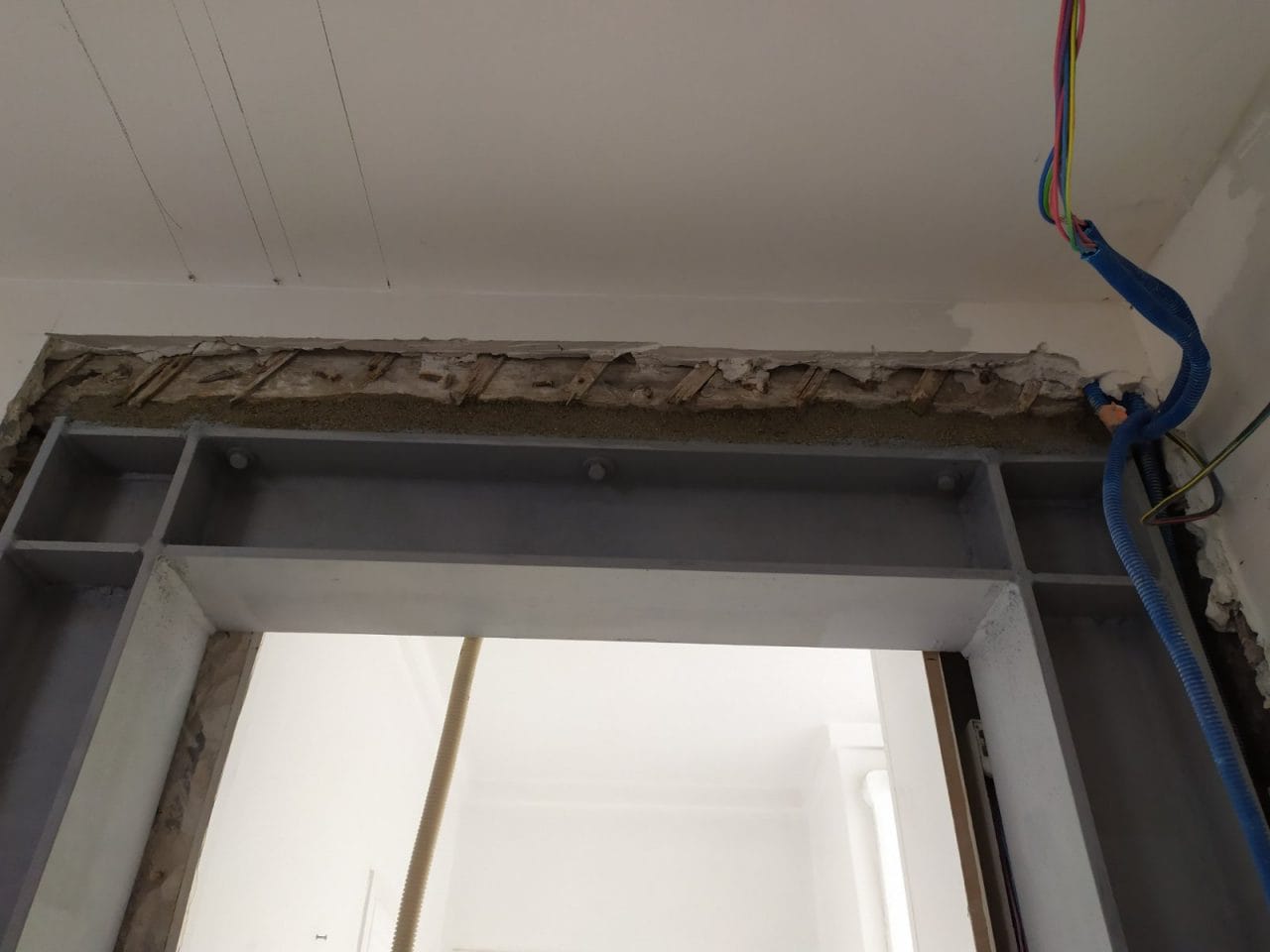 Ouverture d'une baie dans un mur porteur en colombage réalisé à ...